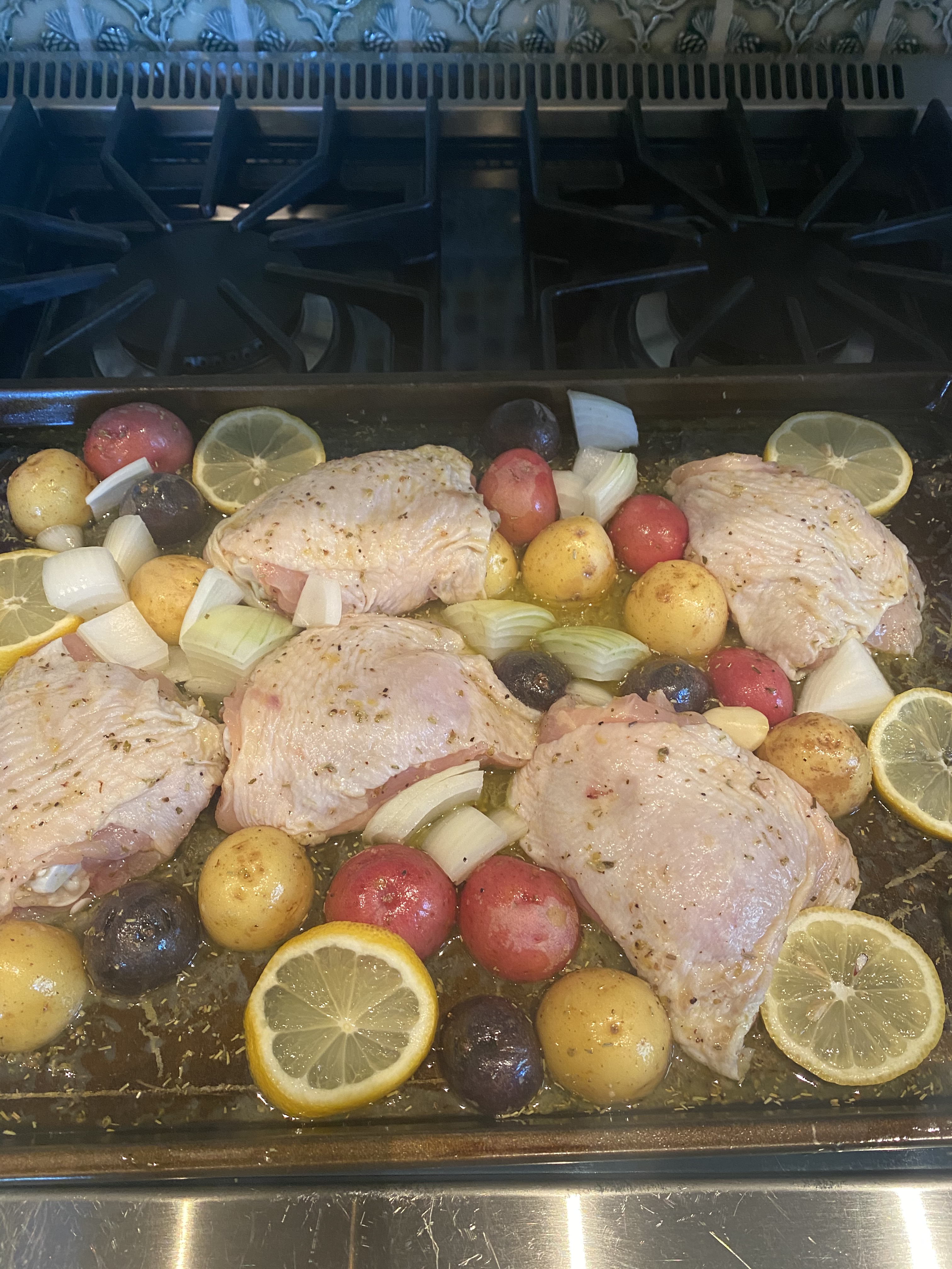 Roasted Chicken Thighs with Potatoes and String Beans Sheet Pan ...